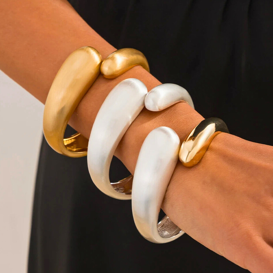 Liora Bangles – Benjamin Clay